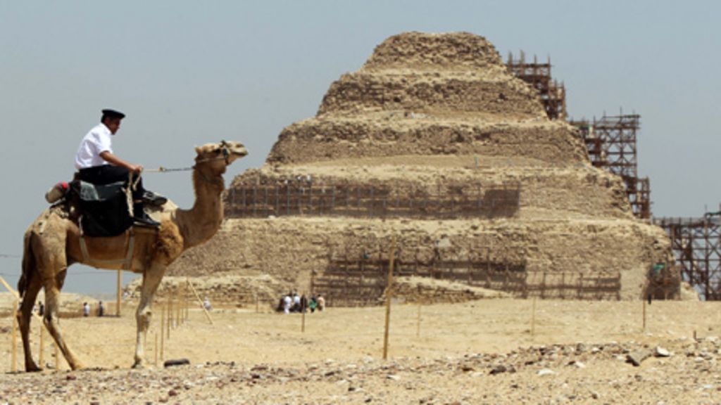 Egyptian pyramids found by infra-red satellite images - BBC News