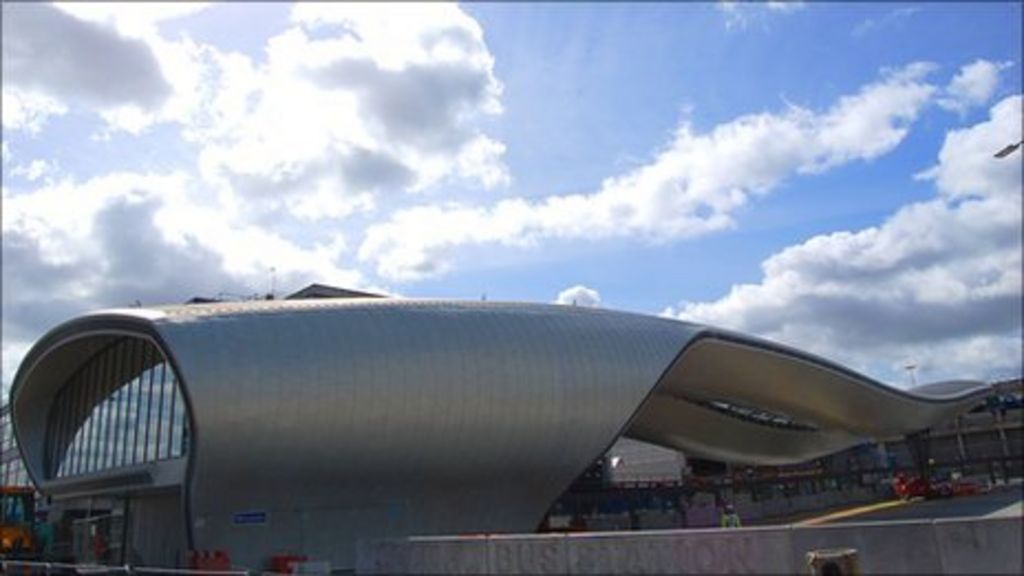Slough bus station: Silver dolphin or beached whale? - BBC News