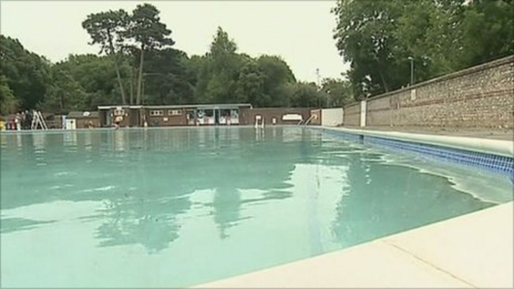 Pells Pool in Lewes marks 150th anniversary - BBC News