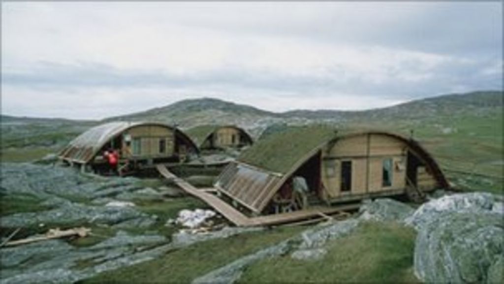 Castaway island Taransay put up for sale - BBC News