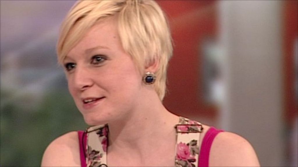 Girl suffers complete memory loss after fall - BBC News