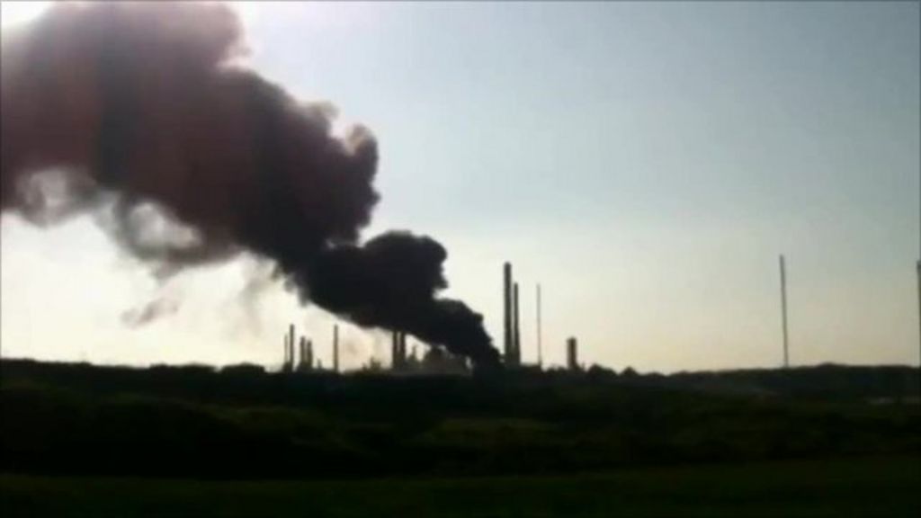 Four killed in Pembroke Chevron oil refinery blast - BBC News