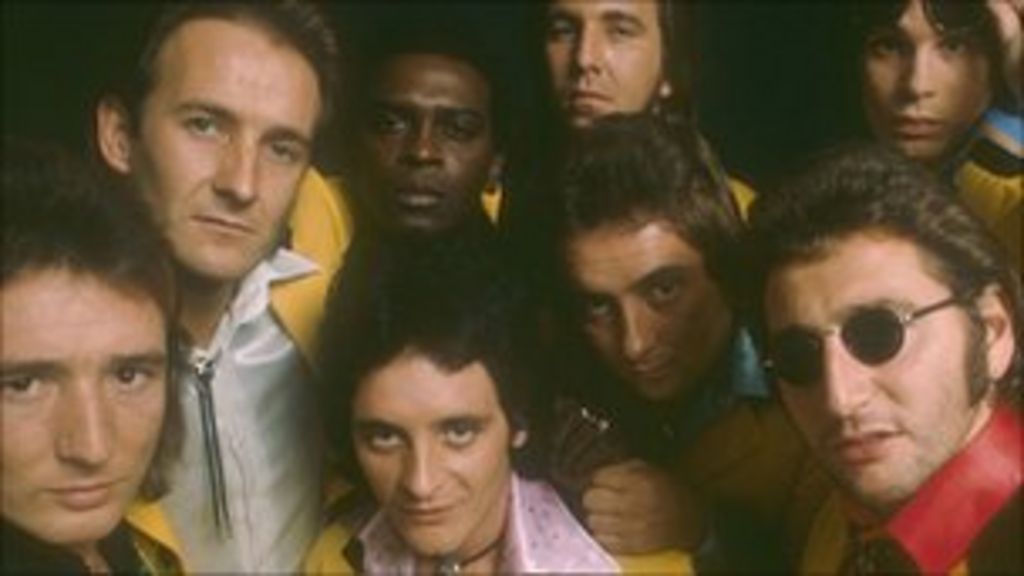 Former Showaddywaddy singer Bill 'Buddy' Gask dies - BBC News