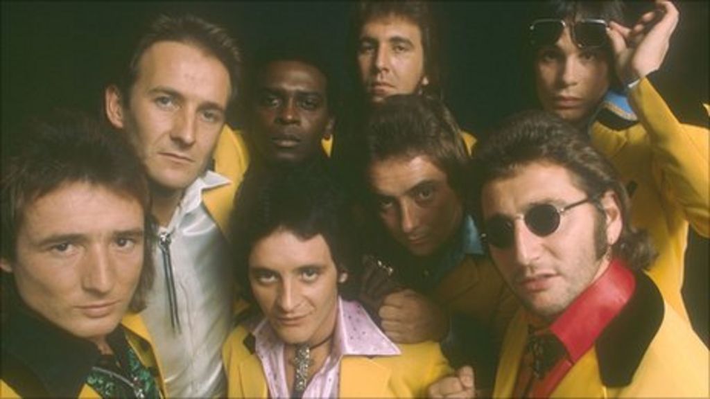 Former Showaddywaddy singer Bill 'Buddy' Gask dies - BBC News
