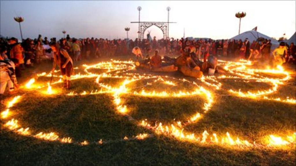 Sunrise Celebration shines light for free festival spirit - BBC News