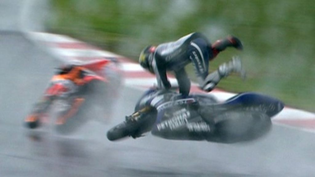 Casey Stoner reigns supreme at soaking Silverstone - BBC Sport