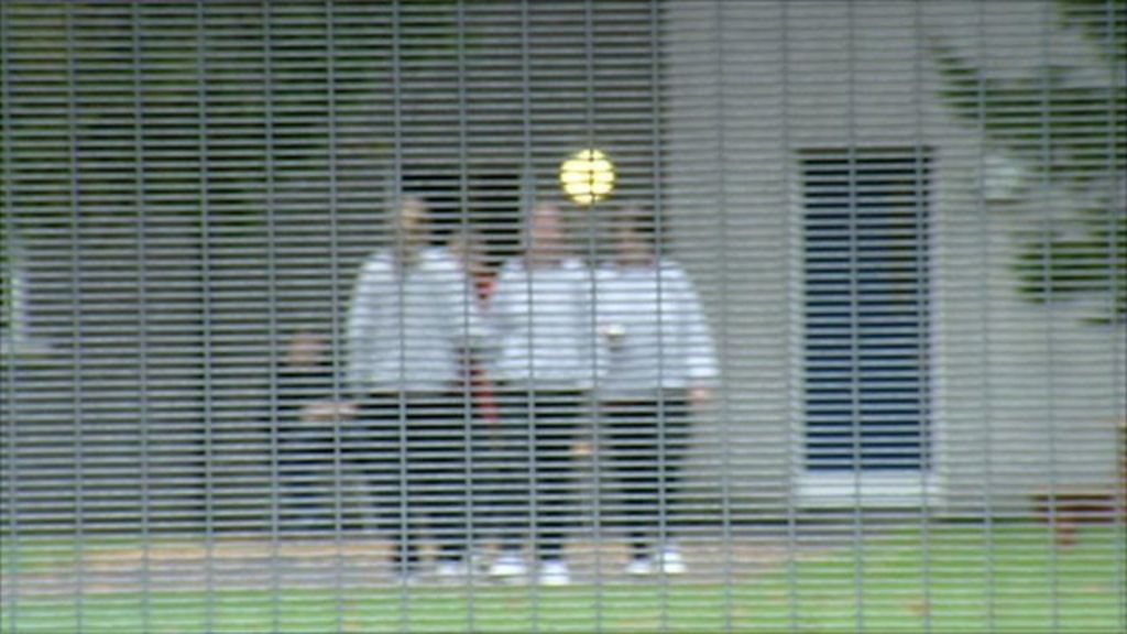 Cornton Vale inmates to be moved to HMP Polmont - BBC News