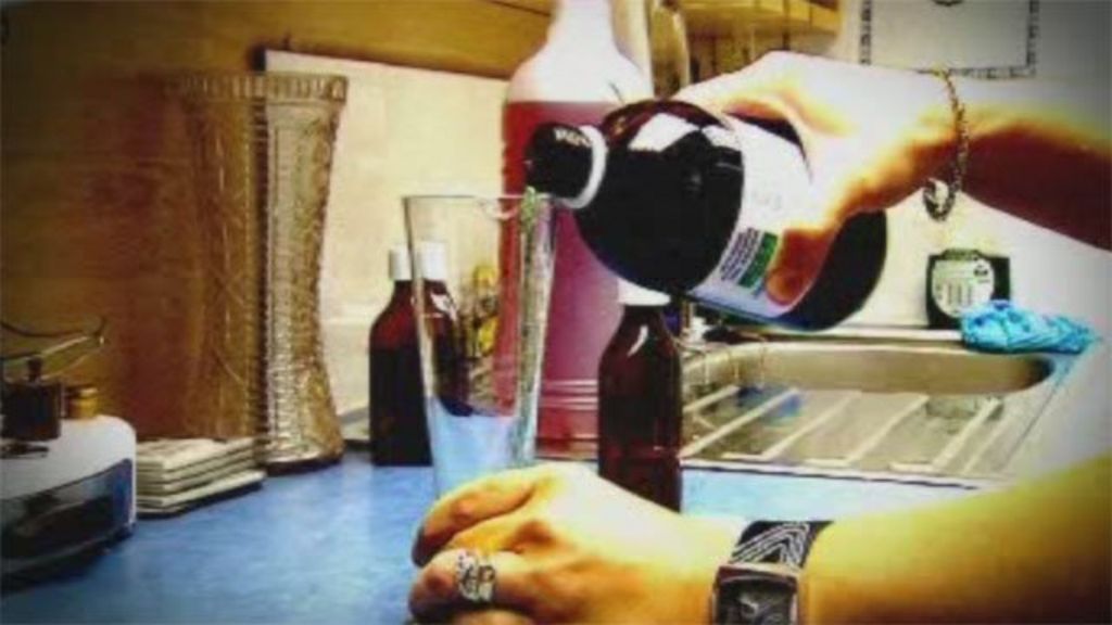 Examining addiction in pregnancy after baby methadone case - BBC News