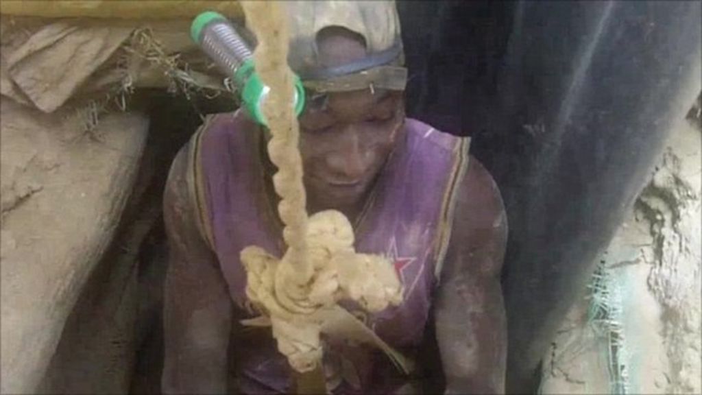 Niger's illegal mining gold rush - BBC News