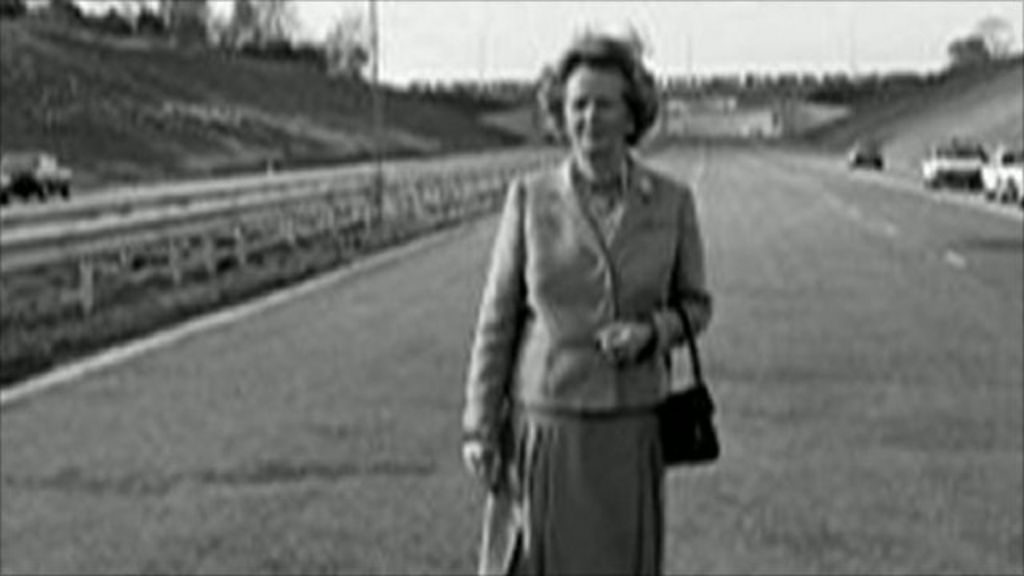 Margaret Thatcher handbag sold at auction - BBC News