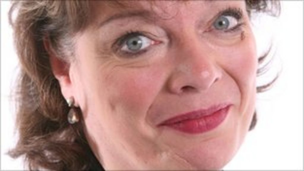 Living wage MP Lyn Brown criticised over unpaid job - BBC News