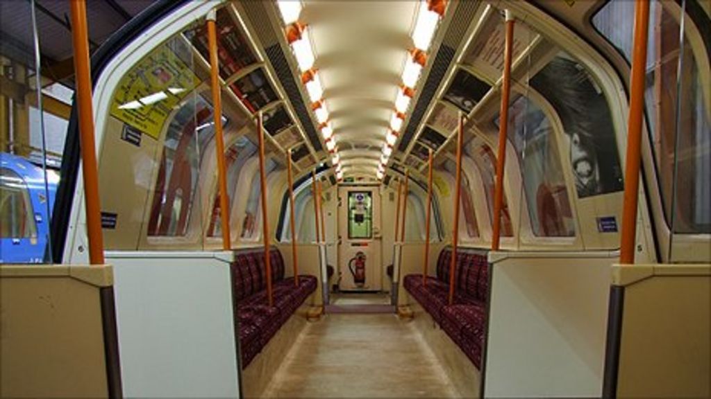 Man killed by train at Govan Subway Station - BBC News