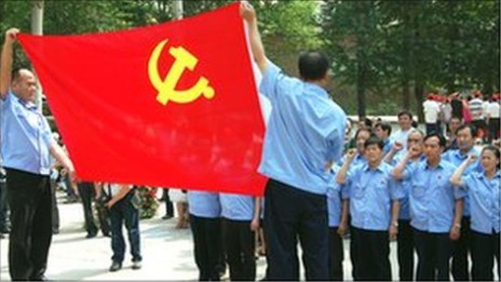 China's Communist Party: 'Red tourism' in Yan'an - BBC News