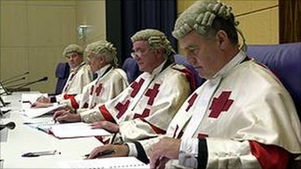 'Too few women' applying to become judges - BBC News