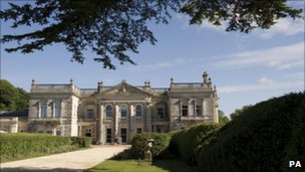 Military recovery centre opens at Tedworth House, Tidworth - BBC News