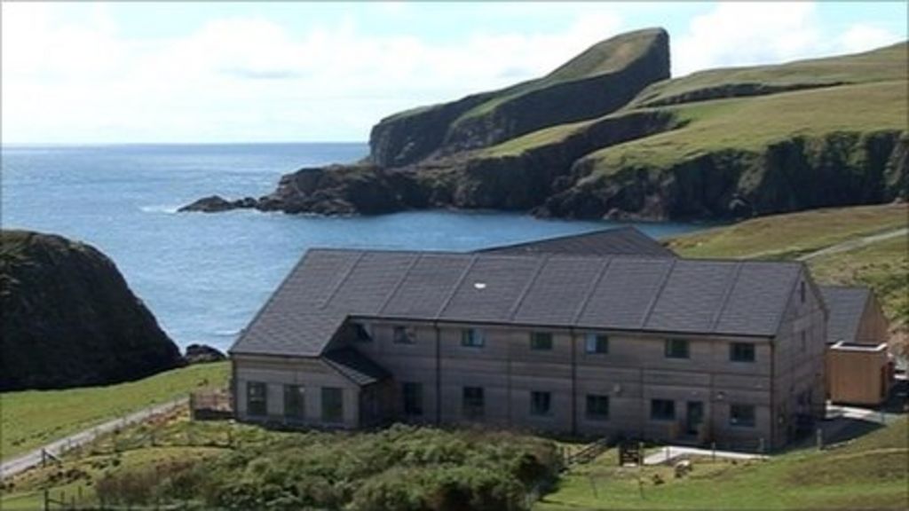 Revamp for Fair Isles bird observatory - BBC News