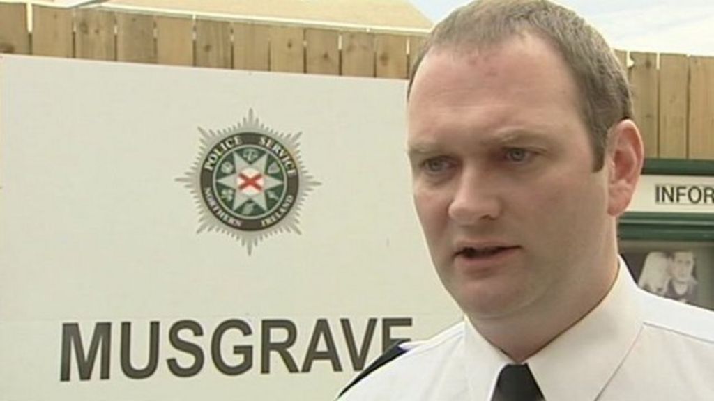 Police say Belfast violence was spontaneous - BBC News