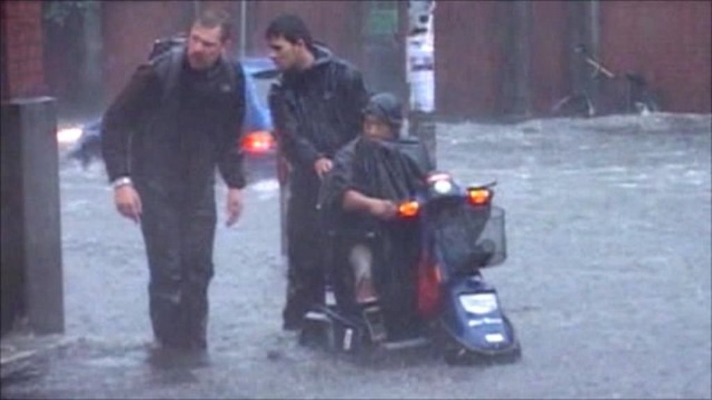 Denmark floods: Scenes of chaos in Copenhagen - BBC News