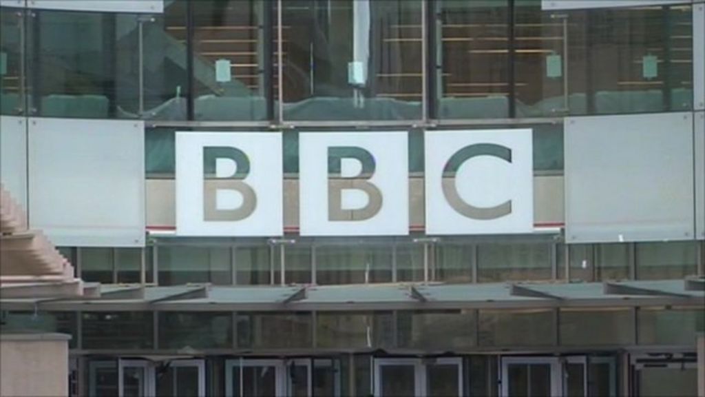 Spotlight on pay for BBC executives - BBC News