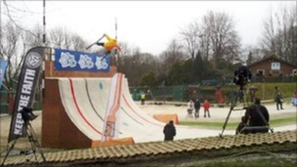 New group to run Rossendale dry ski centre attraction - BBC News