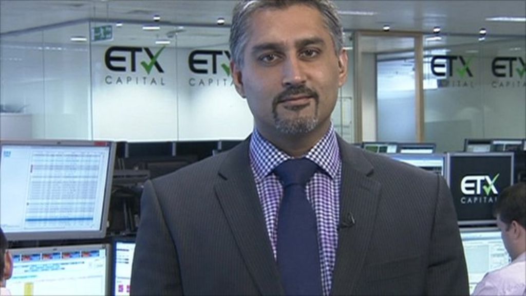 Shares in News Corp take hit after phone hacking scandal - BBC News