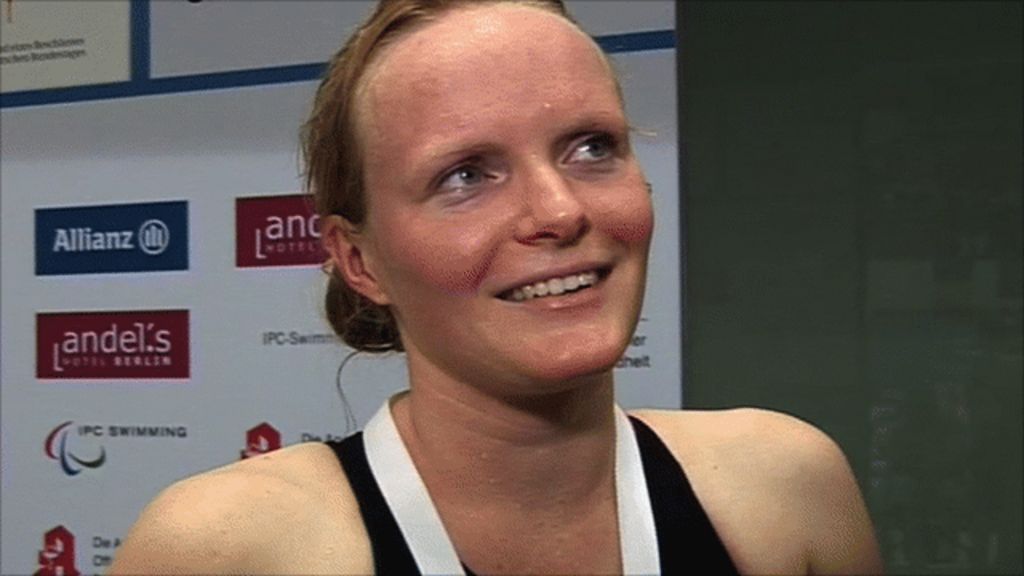 Susannah Rodgers storms to fourth Berlin gold - BBC Sport