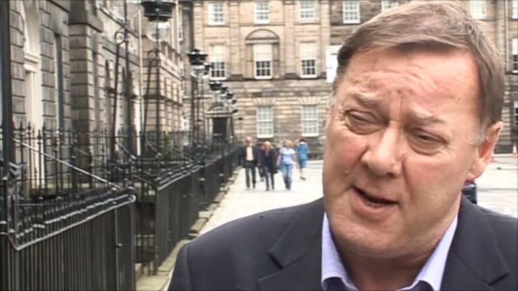 Squatters: Scottish legal lessons for London and England - BBC News