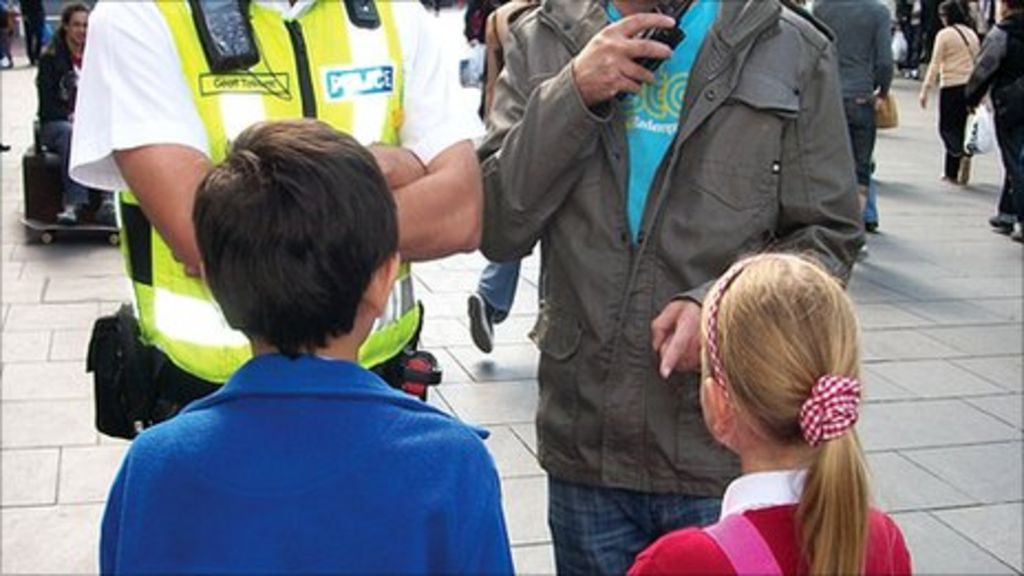 Poster warns Leicester children against shoplifting - BBC News