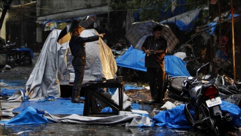 Mumbai blasts: Indian cities on high alert - BBC News