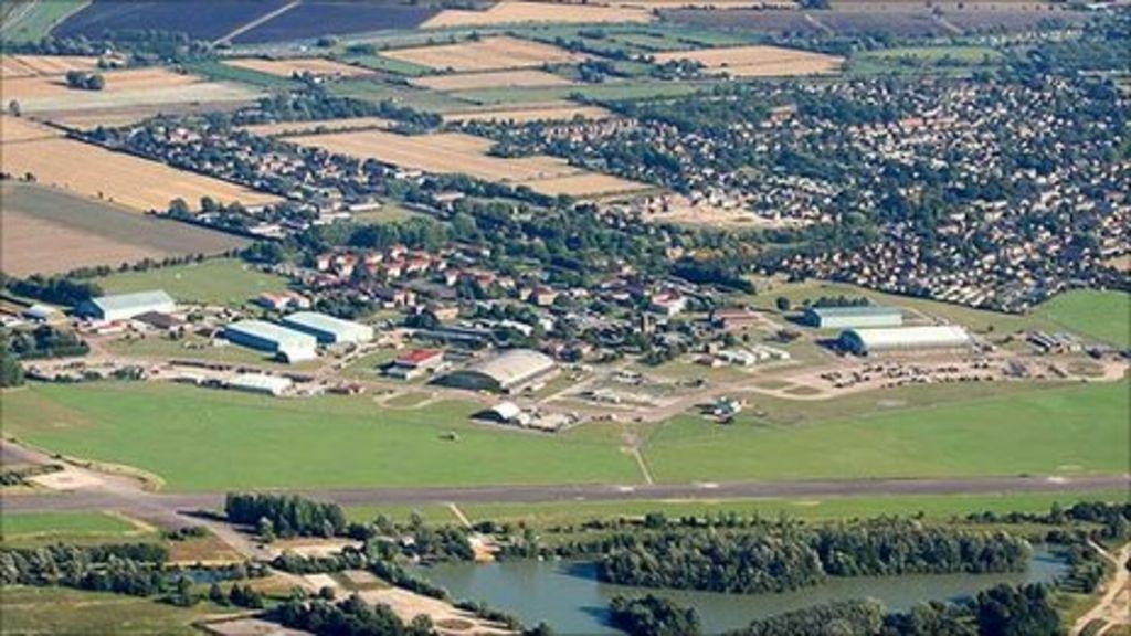 Waterbeach Barracks to close and make way for housing - BBC News