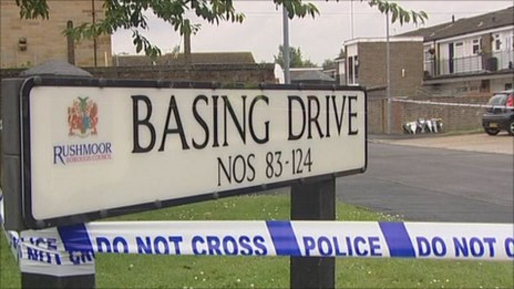 Aldershot murder inquiry after death of man - BBC News