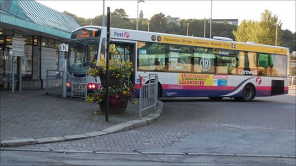 Council approves £2.4m for Cornwall subsidised bus routes - BBC News