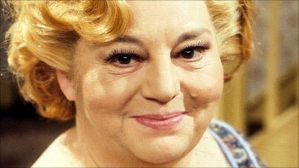 Plaque for Carry On star Hattie Jacques in Sandgate - BBC News