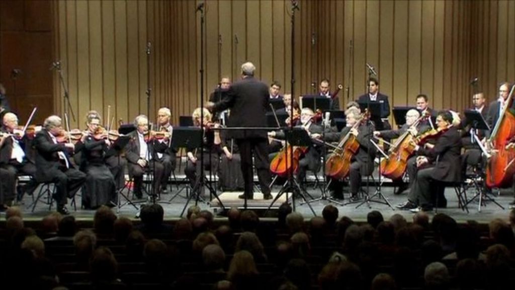 Israeli orchestra performs Wagner in Germany - BBC News