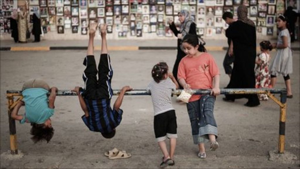 Libyan children struggle for normality - BBC News