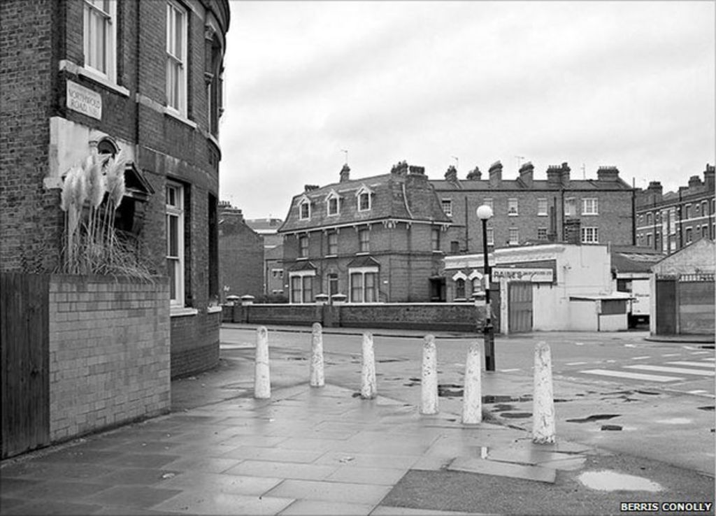 Then and now: Hackney revisited - BBC News