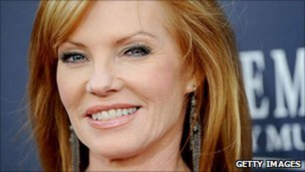 CSI actress Marg Helgenberger to leave show - BBC News
