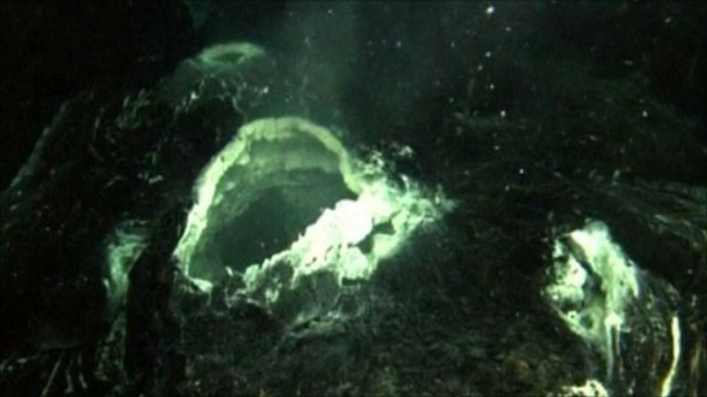 Underwater volcano eruption off Oregon coast - BBC News