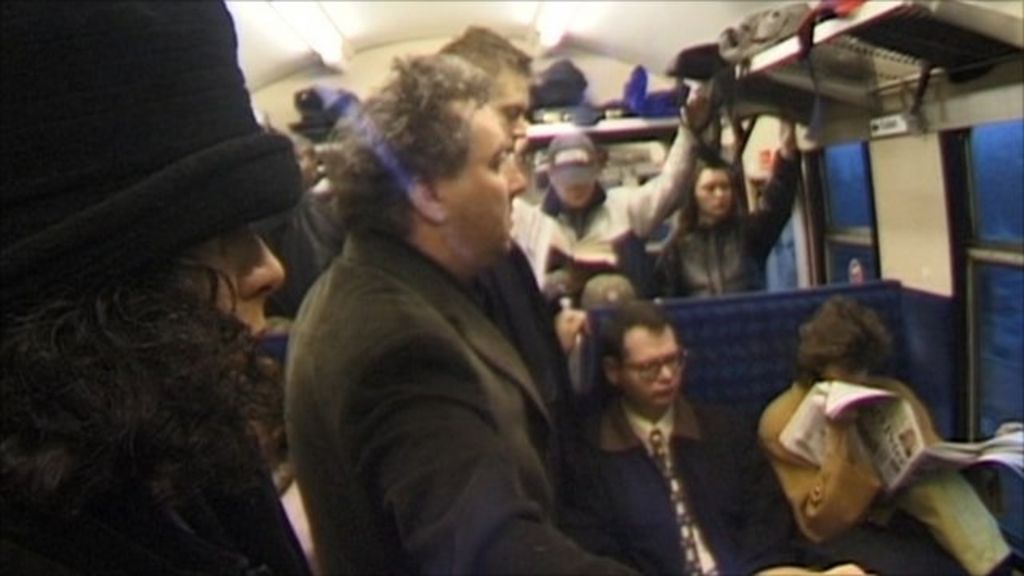 Train overcrowding is 'getting worse' - BBC News