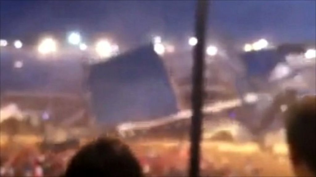 Video shows US Indiana stage collapse - BBC News