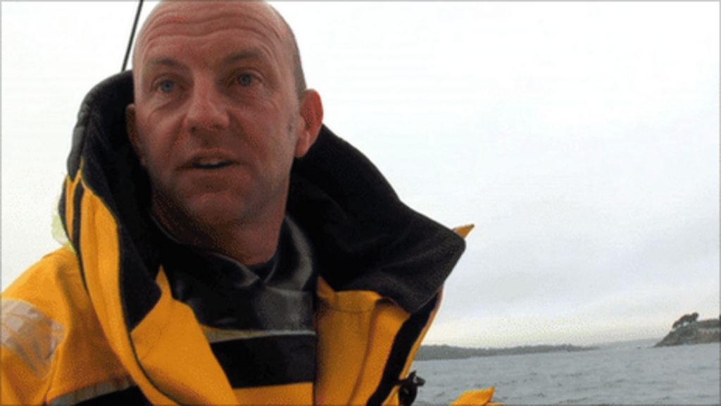 Ian Walker delighted Abu Dhabi broke Fastnet monohull record - BBC Sport