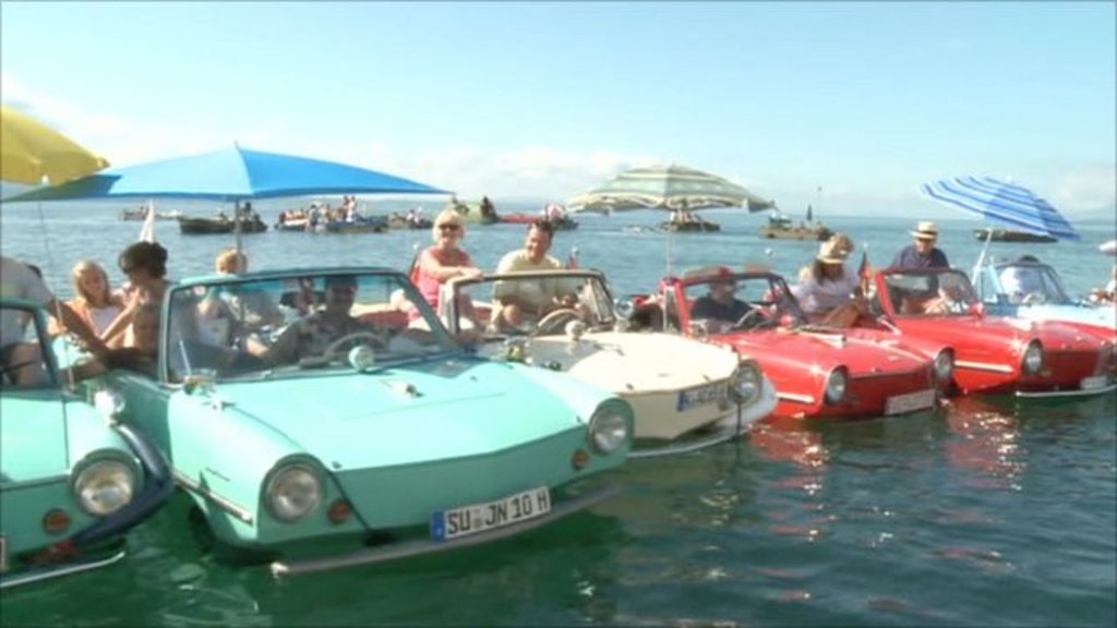 Amphibious car show gets under way - BBC News