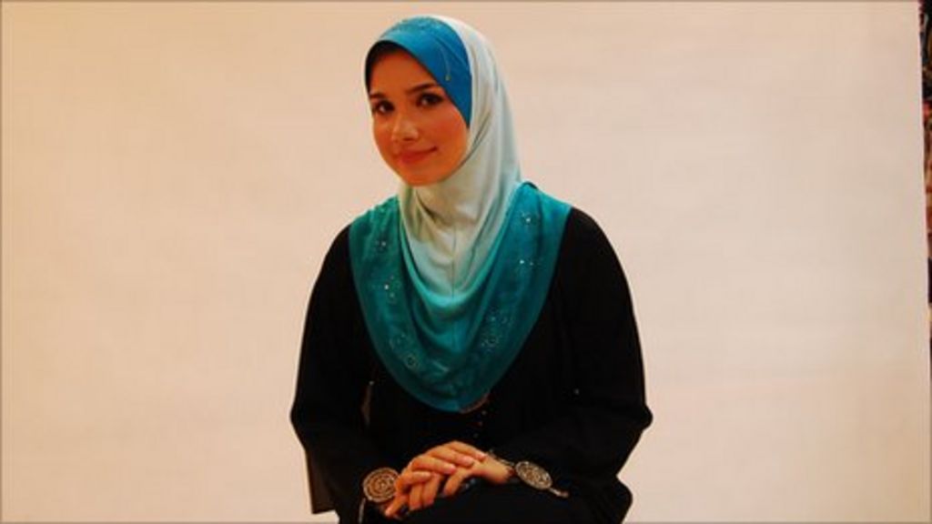 Redefining beauty as a Muslim model in Malaysia - BBC News