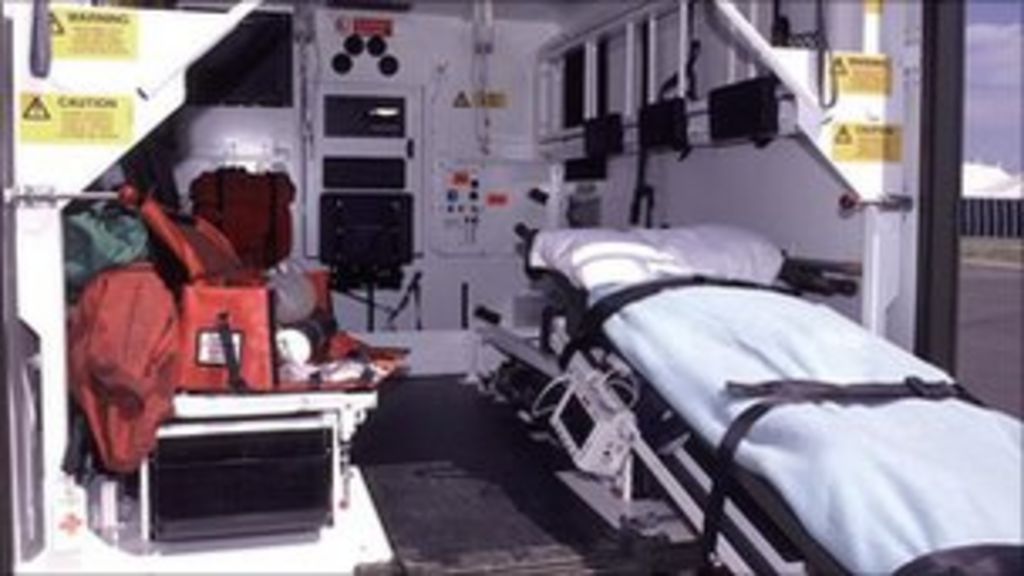 Ambulance 999 call changes "putting lives at risk" - BBC News