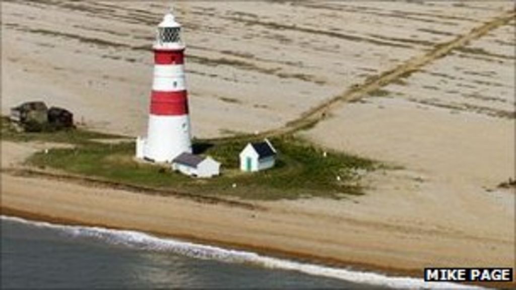 Orfordness Lighthouse: last chance for the public to visit? - BBC News