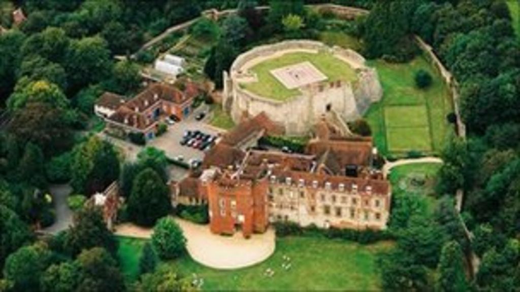 Farnham Castle restoration up for award - BBC News