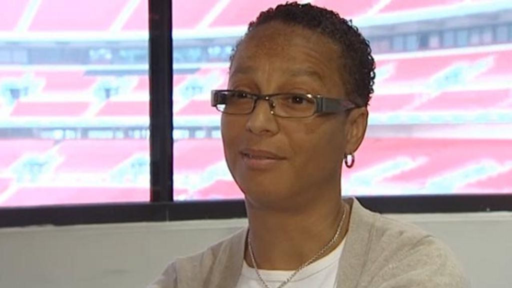 Hope Powell plays down 'cowardice' comments - BBC Sport