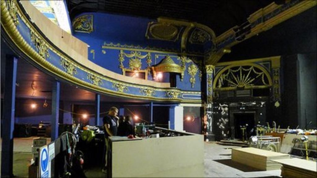 Famous music venue Fridge reopens as Electric Brixton - BBC News