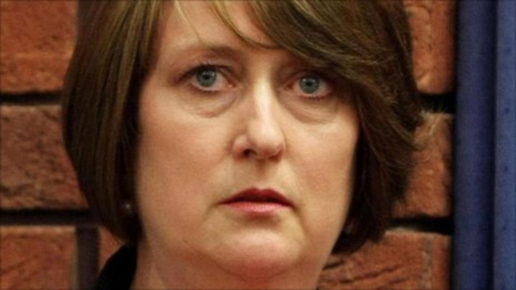 Prisoners painted room for ex-minister Jacqui Smith - BBC News