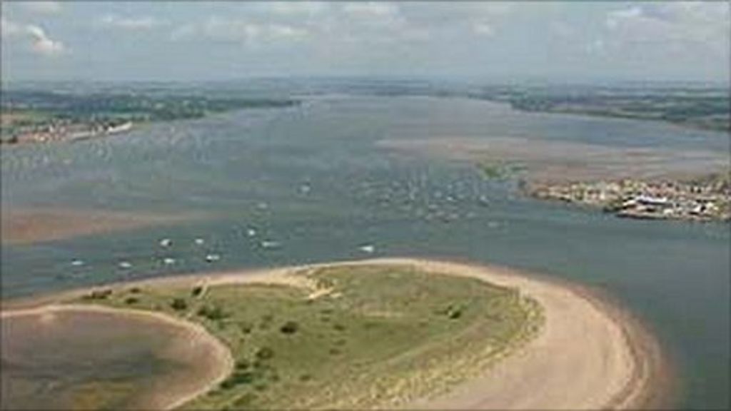 Cockwood and Dawlish path on Devon's Exe Estuary opens - BBC News